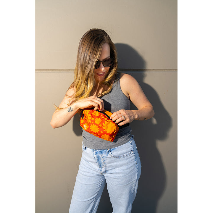 Del Taco Retro Buzzsaw Sling Bag – Del Taco Webstore
